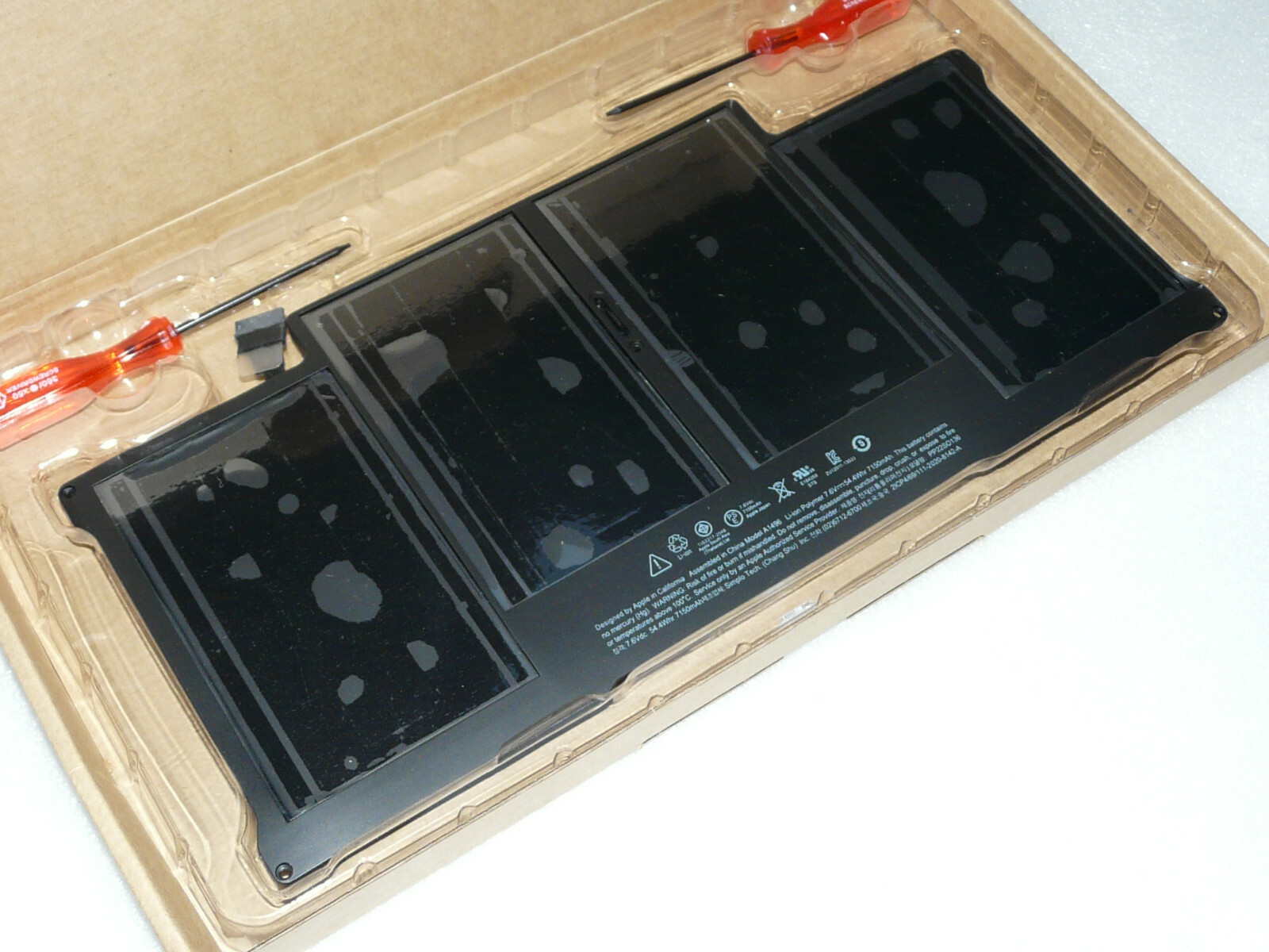 MacBook Air 13" A1466 A1405 Battery - Amen International Pvt. Ltd.